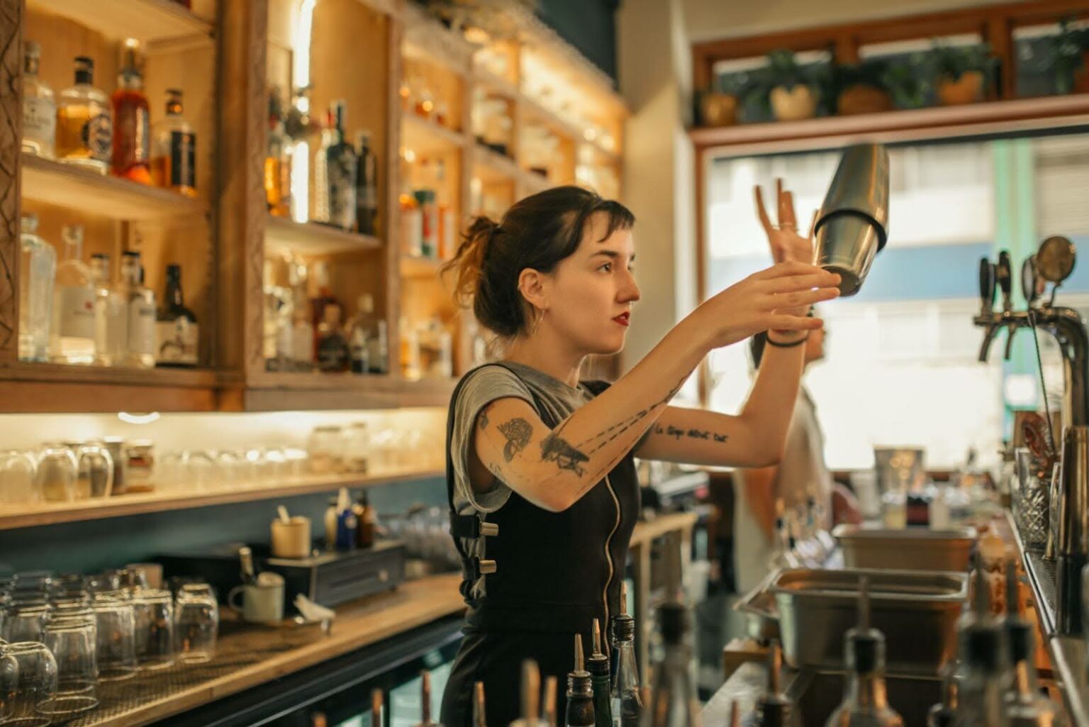 How to Become a Bartender in California? | iServeSmart